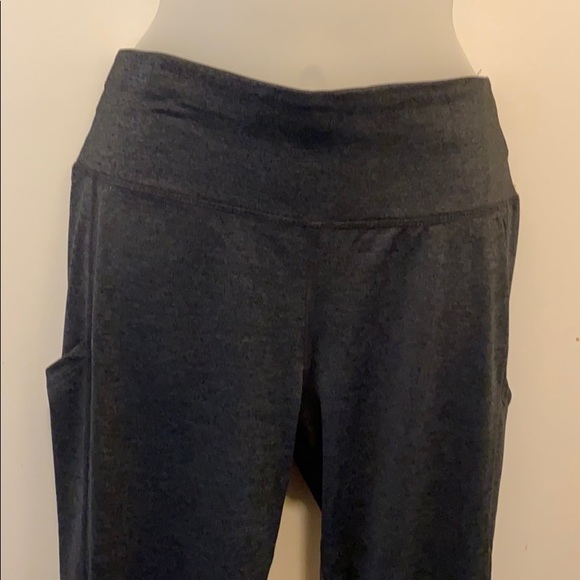 Xersion | Pants & Jumpsuits | Xersion Performance Capri | Poshmark
